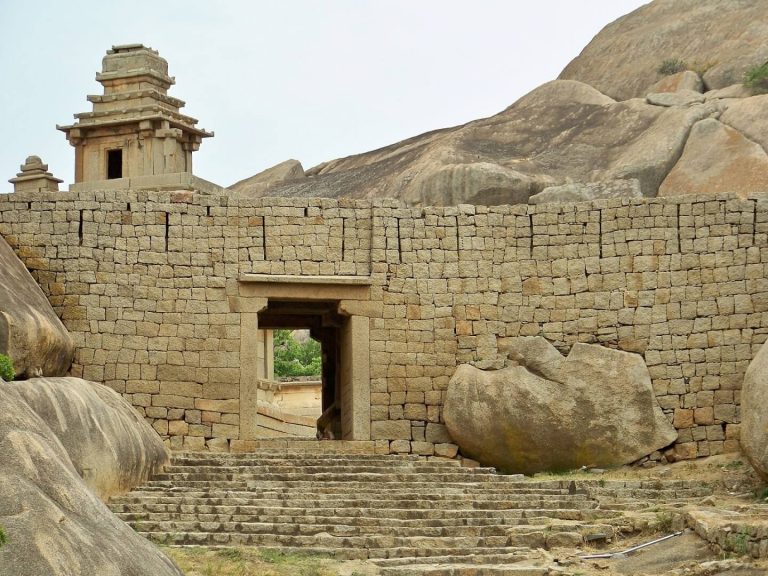 The magnificent fort of Chitradurga • The Mysterious India